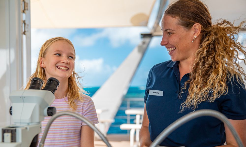 Tiket Great Barrier Reef Cruise to Reef Magic Pontoon - Harga Promo ...