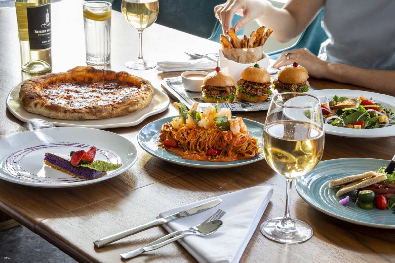 Tiket Crowne Plaza Resort Guam: The Terrace Buffet & Brunch | Guam ...