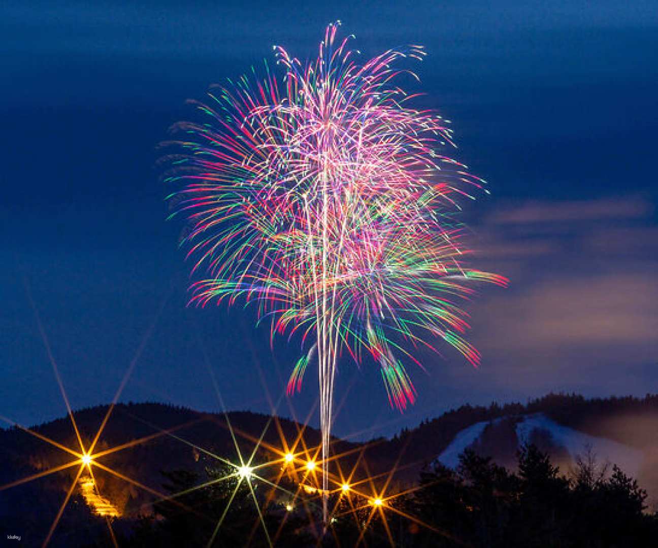 Buy [1 day bus tour] The Zekkei Fireworks and Mt. Fuji with 2hours ...